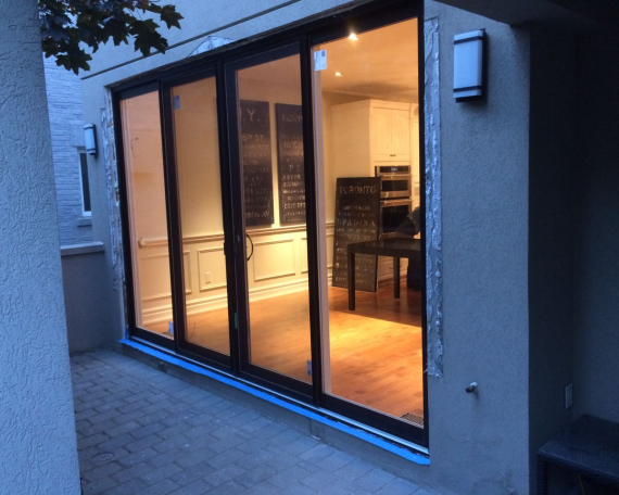 Zero sight line sliding door